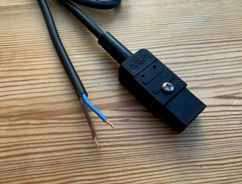 IEC C9 mains connector with 2M lead, RE-WIREABLE, OPEN-ABLE screw fixi ...